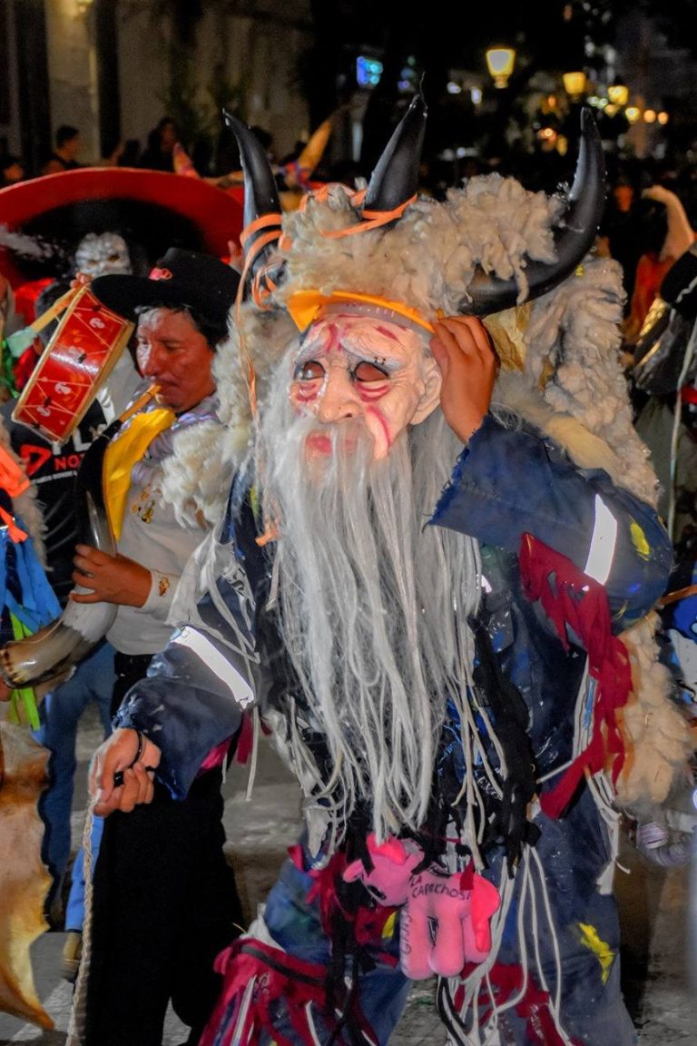 Tarija se viste de fiesta con el inicio del Carnaval Chapaco - Tarija ...